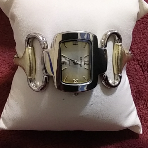 Geneva | Accessories | Nwot Geneva Quartz Watch | Poshmark